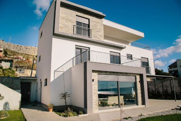 Nice Home in Mravince with Wifi, Private Swimming Pool and 5 Bedrooms预订 ...
