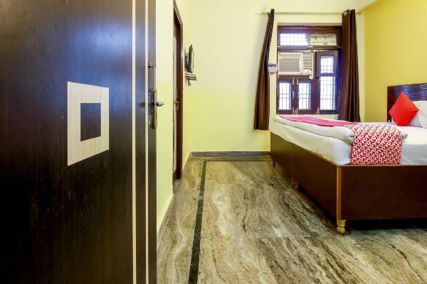 OYO Flagship Hotel Red Stone预订价格,联系电话位置地址【携程酒店】