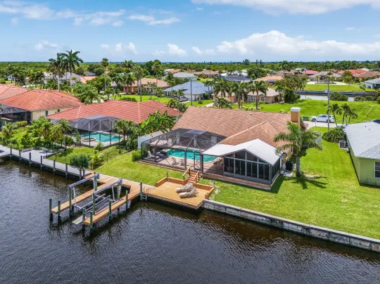 Gulf Access And Heated Pool - Stunning Lakefront Oasis - Cape Coral, FL