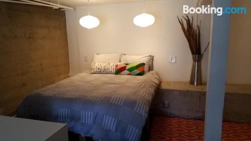 Modern Lofty Studio in Midtown / Charming Old SW预订价格,联系电话位置地址【携程酒店】