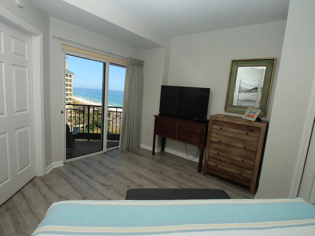 Private Balcony And Resort Style Pool - Stunning Beachfront Getaway - Destin, FL