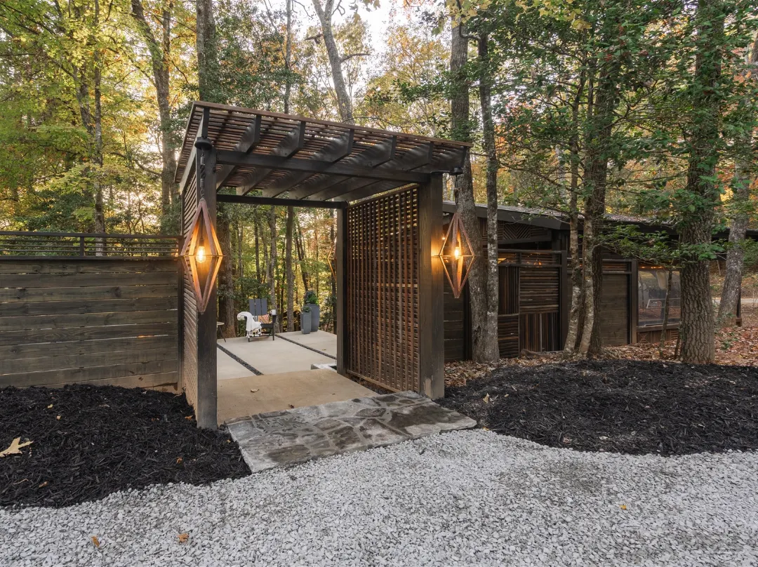 Nature Retreat With Hot Tub And Fire Table - Elegant Mountain Escape - Blue Ridge, GA
