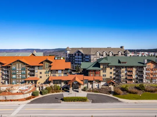 Private Balcony And Hot Tub Relaxation - Stunning Modern Retreat - Snowshoe, WV