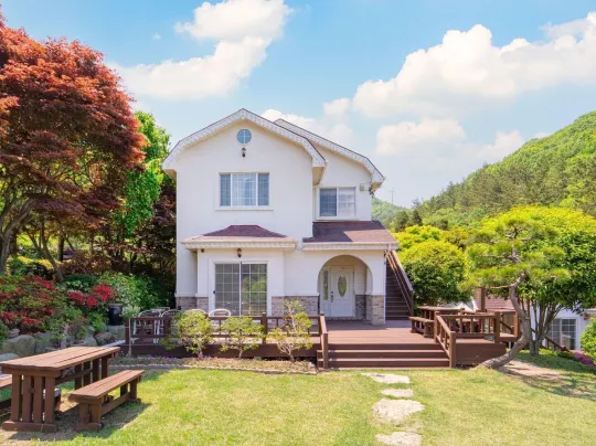 Yeosu Forest Love Pension - Yeosu-si