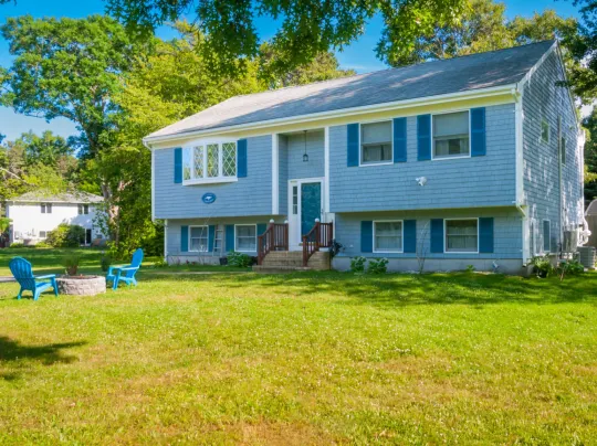 Charming Family Hideaway With Large Deck And Fire Pit - Cozy Beach Escape - Sandwich, MA