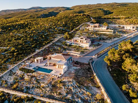 Terra Lucis Mountain Residences - 자킨토스