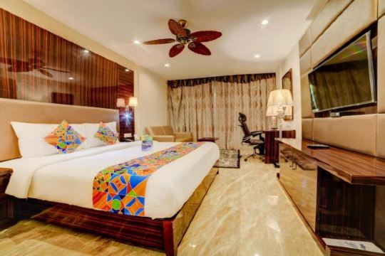 FabHotel Prime 萨拉拉皇冠(FabHotel Prime Sarala Crown with Pool - Nr ...