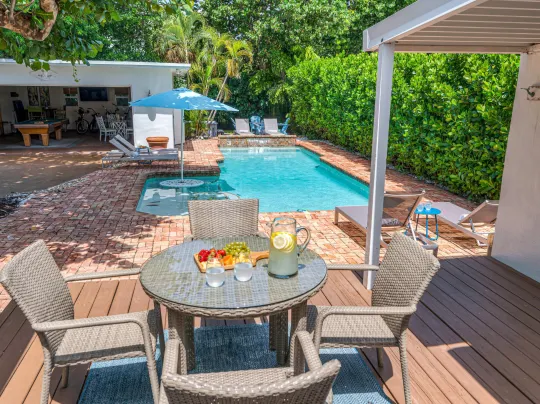 Charming Cottages With Heated Pool And Hot Tub - Picturesque Coastal Escape - Fort Lauderdale