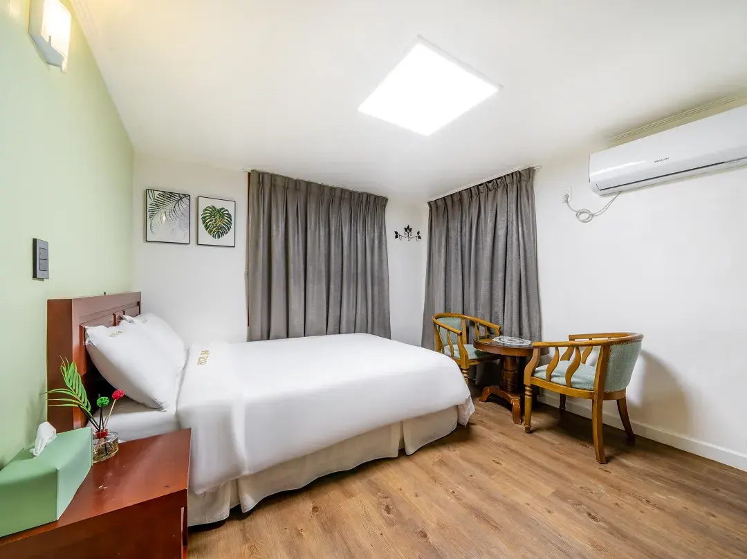 Jeju Donghae Hotel - Jeju-si