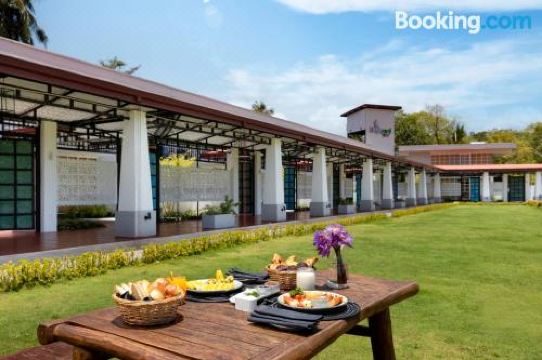 Elephyard Retreat预订价格,联系电话位置地址【携程酒店】