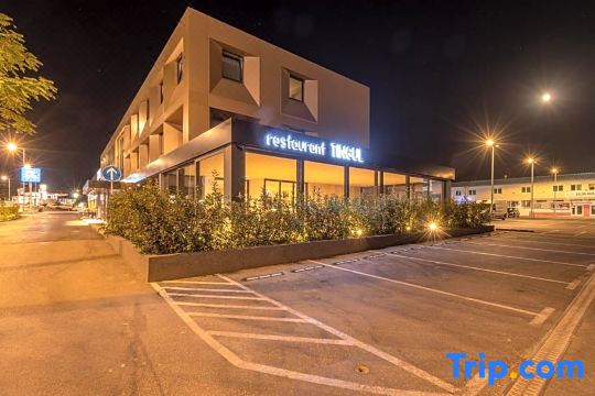 Hotel Batuda Book / Directions - NAVITIME Transit