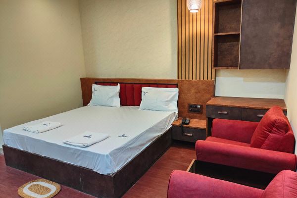 吉塔国际酒店(Hotel Geetha International)预订价格,联系电话位置地址【携程酒店】