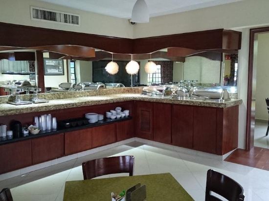 Quinta Dorada Hotel and Suites Saltillo - 2022 hotel deals - Klook ...