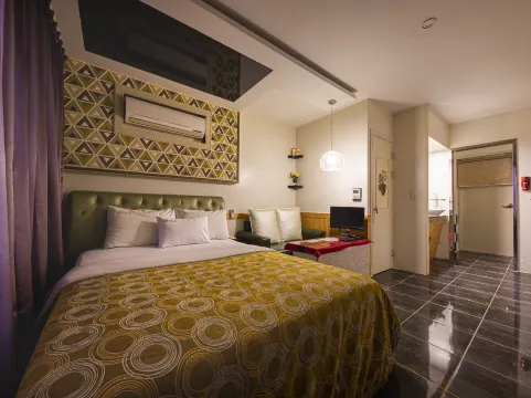 Eumseong Black And White - Cheongju-si