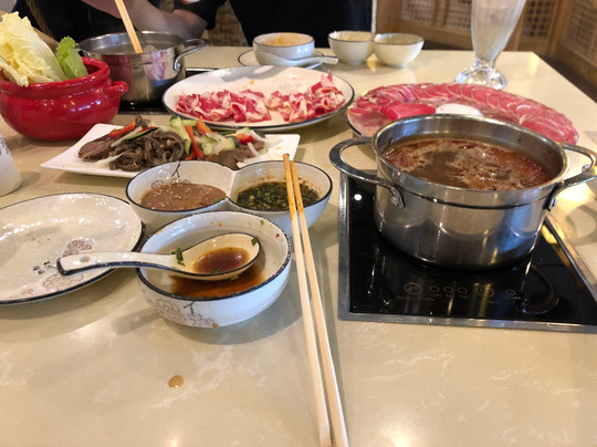 The Bull Hotpot Restaurant - (乌兰巴托)餐厅/美食点评 - 餐厅地址/餐厅电话/餐厅周边信息/餐厅推荐菜 - Tripadvisor猫途鹰