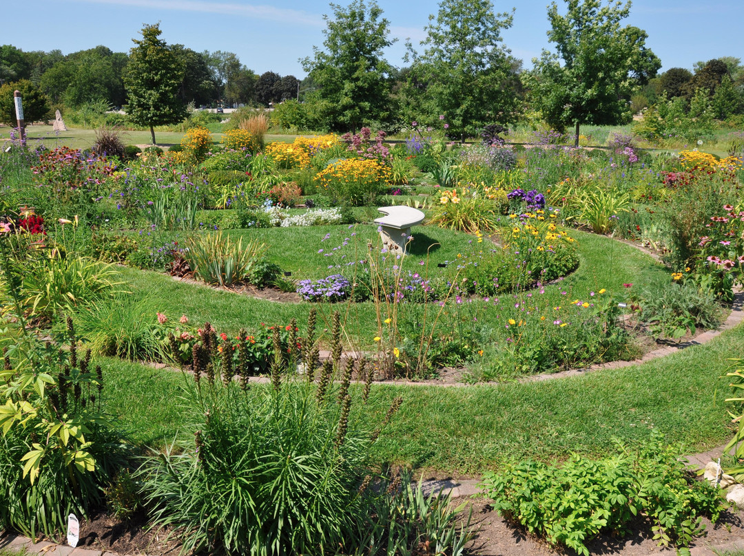 2023年11月Labyrinth Garden Earth Sculpture景点攻略-Labyrinth Garden Earth ...