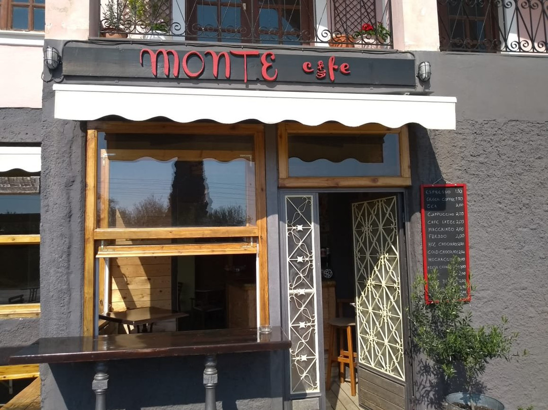 Monte Cafe - (Perama)餐厅/美食点评 - 餐厅地址/餐厅电话/餐厅周边信息/餐厅推荐菜 - Tripadvisor猫途鹰