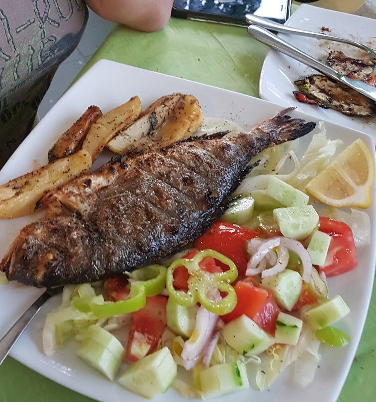 Moukas Restaurant - (Gouvia)餐厅/美食点评 - 餐厅地址/餐厅电话/餐厅周边信息/餐厅推荐菜 ...