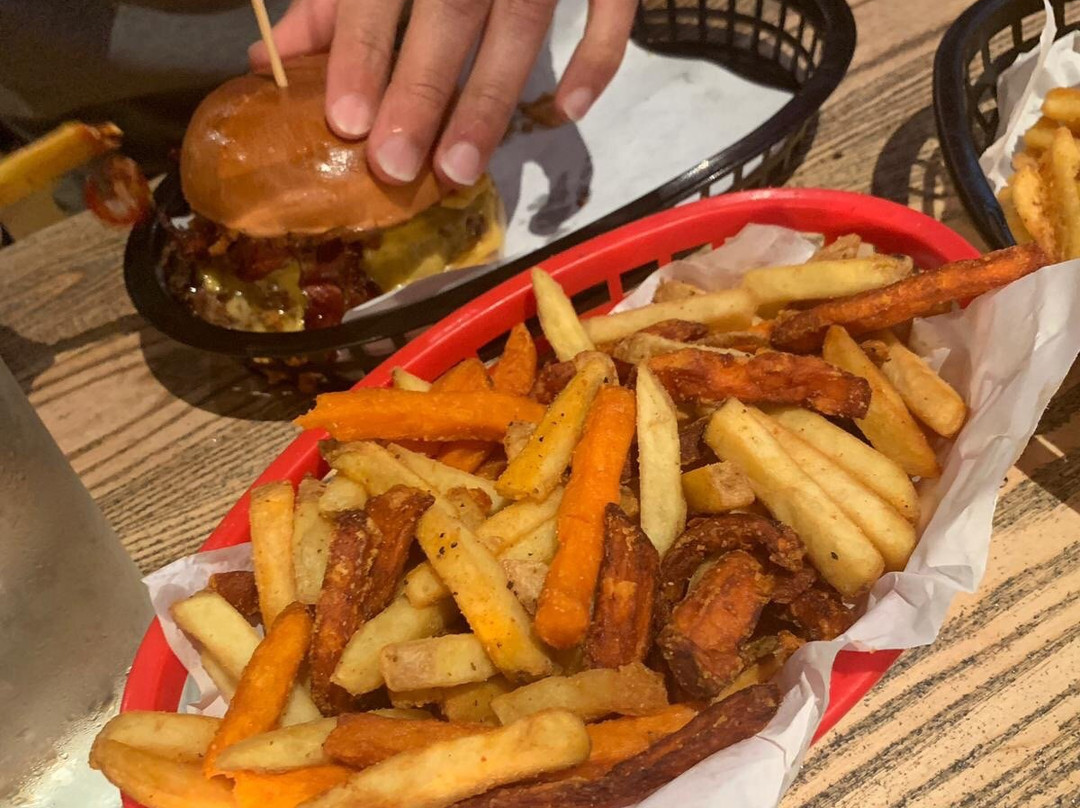 Almost Famous - (曼彻斯特)餐厅/美食点评 - 餐厅地址/餐厅电话/餐厅周边信息/餐厅推荐菜 - Tripadvisor猫途鹰