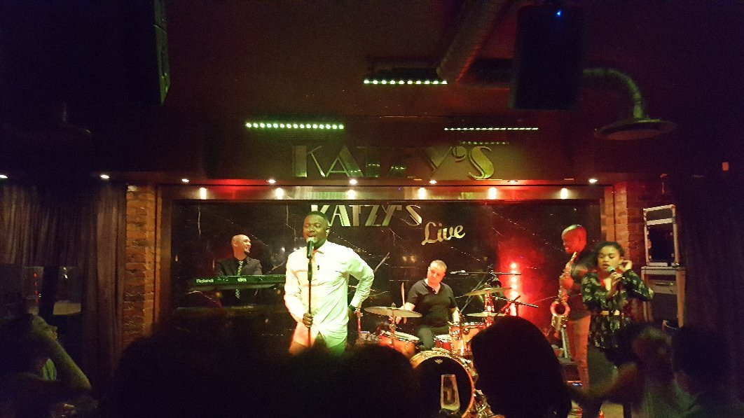 Katzys Rosebank - (约翰内斯堡)餐厅/美食点评 - 餐厅地址/餐厅电话/餐厅周边信息/餐厅推荐菜 - Tripadvisor猫途鹰