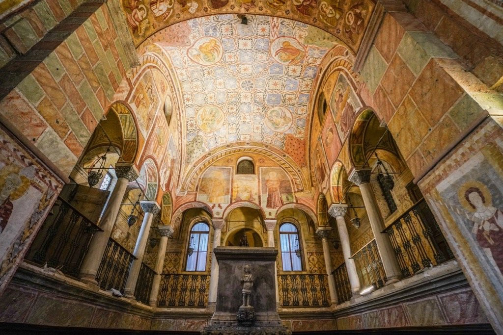 2023年11月Basilica Santuario dei Ss. Vittore e Corona景点攻略-Basilica ...