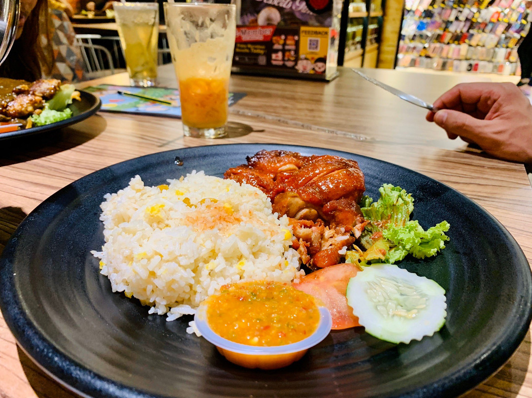 SDS Bakery & Cafe - (士姑来)餐厅/美食点评 - 餐厅地址/餐厅电话/餐厅周边信息/餐厅推荐菜 - Tripadvisor猫途鹰