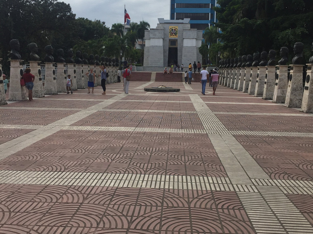 2024年3月La Puerta del Conde景点攻略-La Puerta del Conde门票预订|地址|图片-La Puerta ...