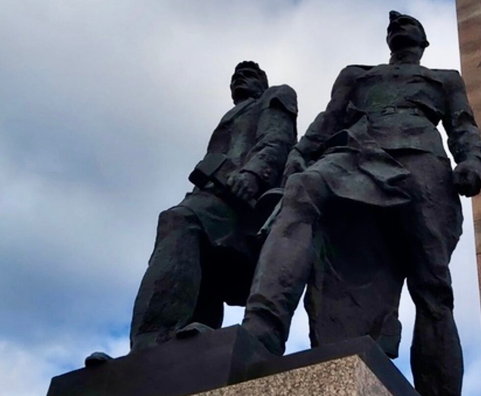 2024年11月Monument to the Heroic Defenders of Leningrad soldiers of the ...