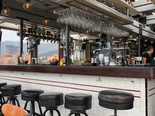Apache Bar - (波哥大)餐厅/美食点评 - 餐厅地址/餐厅电话/餐厅周边信息/餐厅推荐菜 - Tripadvisor猫途鹰
