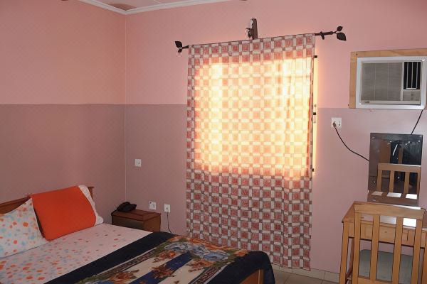 巴尼鲁克斯旅馆(Banilux Guest House)预订价格,联系电话位置地址【携程酒店】