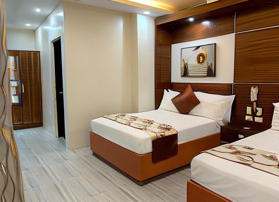 质朴皇冠酒店(Rustic Crown Hotel)预订价格,联系电话位置地址【携程酒店】