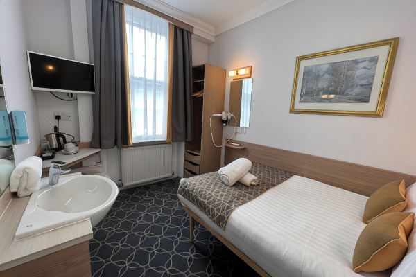 公主酒店(Princess Hotel London - St Pancras Hotel Group)预订价格,联系电话位置地址【携程酒店】