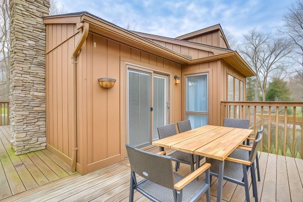 宠物友好的霍普韦尔交汇点带游泳池的家(Pet-Friendly Hopewell Junction Home w/ Pool)预订价格,联系 ...