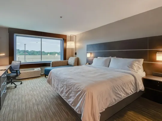 Holiday Inn Express & Suites Union City By Ihg - Union City, TN