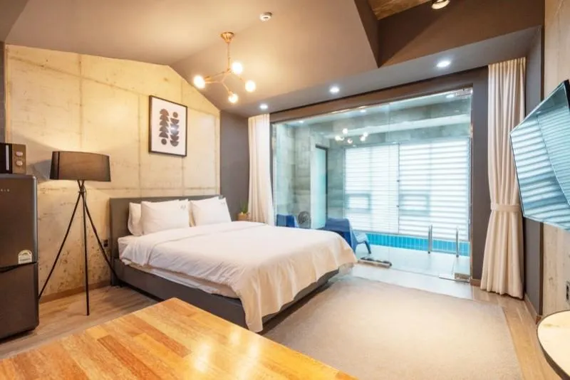 Gyeongju Jeje Pool Villa Pension - 慶州市