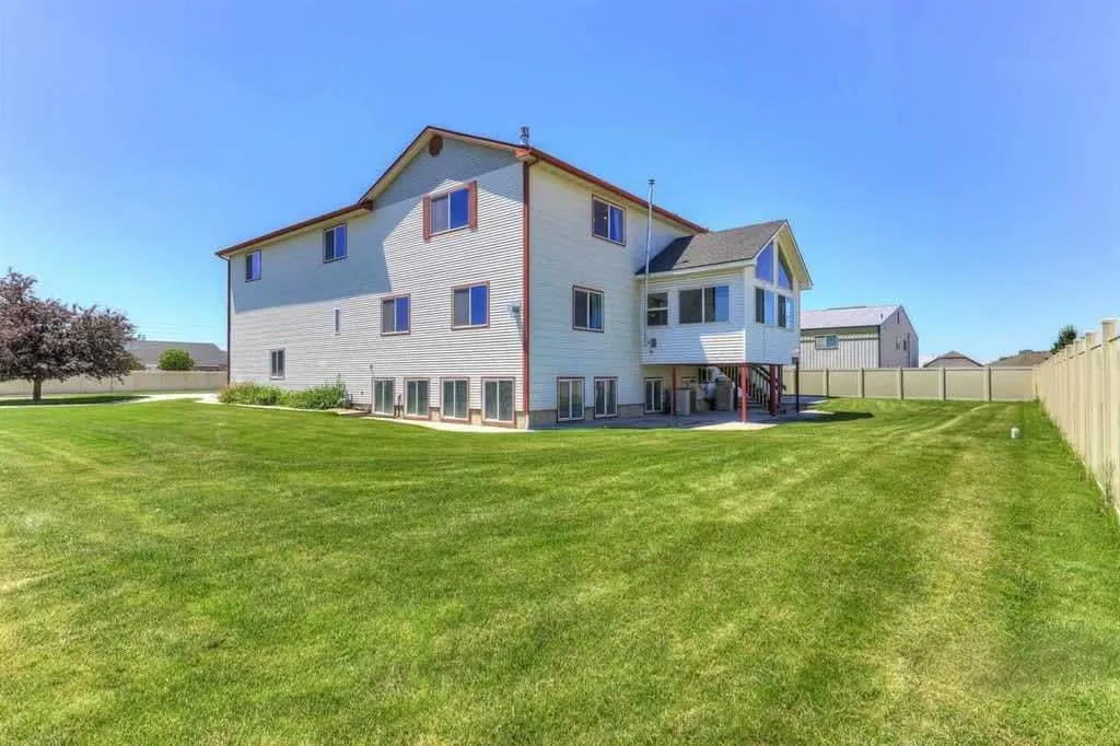 Massive Gathering Home With Ballroom - Sleeps 32+ - Meridian, ID