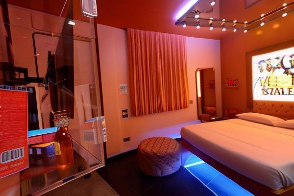 C Rooms - Love Motel Monza预订价格,联系电话位置地址【携程酒店】