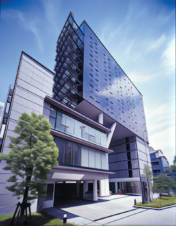 Tokyo's Akasaka District: Places to Visit, Dining, Cafes, and Hotels ...