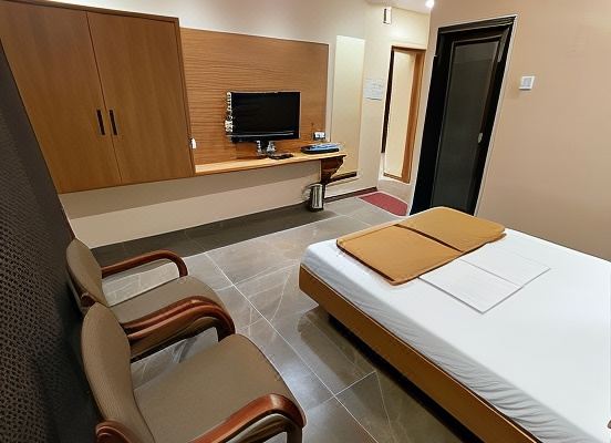 Hotel Vardhan预订价格,联系电话位置地址【携程酒店】