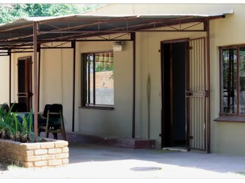 3 Single Bedroom In Farmhouse In Limpopo Province - Lephalale