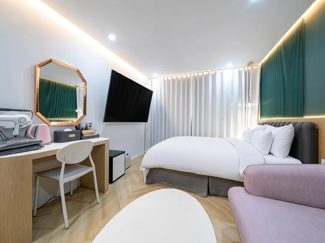 Chuncheon Brown Dot - 퇴계동