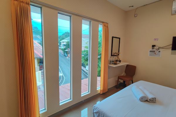 Ayuning Guest House Syariah Semarang Mitra RedDoorz预订价格,联系电话位置地址【携程酒店】