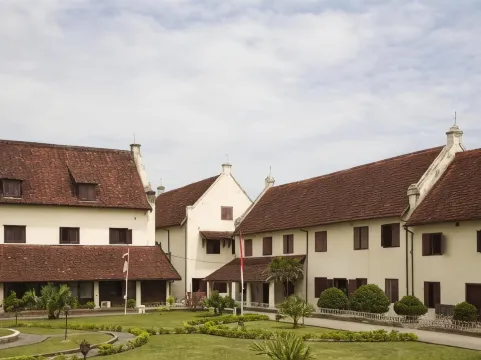 Makassar Beach Inn - Makassar