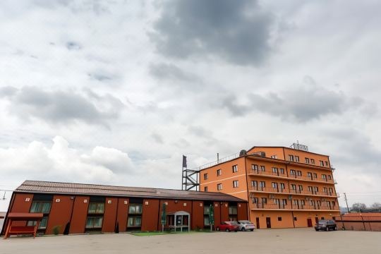 Monte Carlo Reghin预订价格,联系电话位置地址【携程酒店】