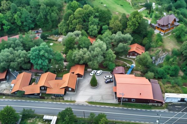 图尔卡纳复合体(Complex Turcana)预订价格,联系电话位置地址【携程酒店】