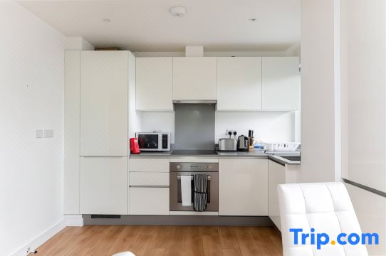 Skyvillion - Tower Point Enfield 1Bed W/Balcony Book / Directions ...