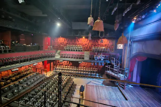 PETA Theater Center|奎松市PETA Theater Center玩樂門票預訂|PETA Theater Center旅遊 ...