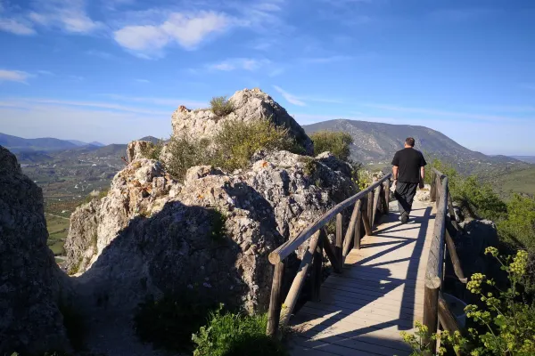 Zahara de la Sierra Castle|薩阿拉Zahara de la Sierra Castle玩樂門票預訂|Zahara ...