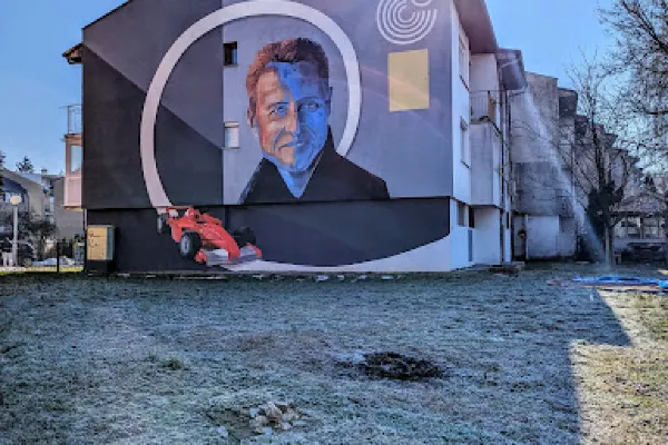 Mural Michael Schumacher|薩拉熱窩州Mural Michael Schumacher玩樂門票預訂|Mural ...