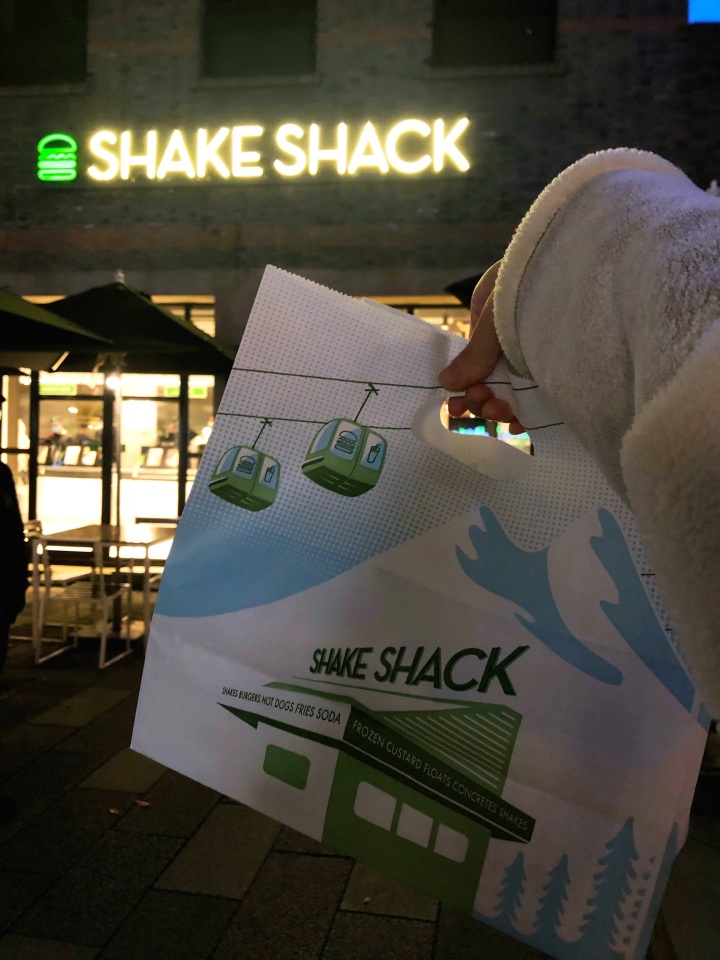 上海Shake Shack(上海新天地店)攻略,Shake Shack(上海新天地店)特色菜推荐/菜单/人均消费/电话/地址/菜系/点评/营业 ...